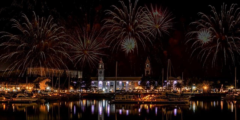 Video: Bermuda Themed ‘Virtual Fireworks’ For New Year’s Eve - Forever ...