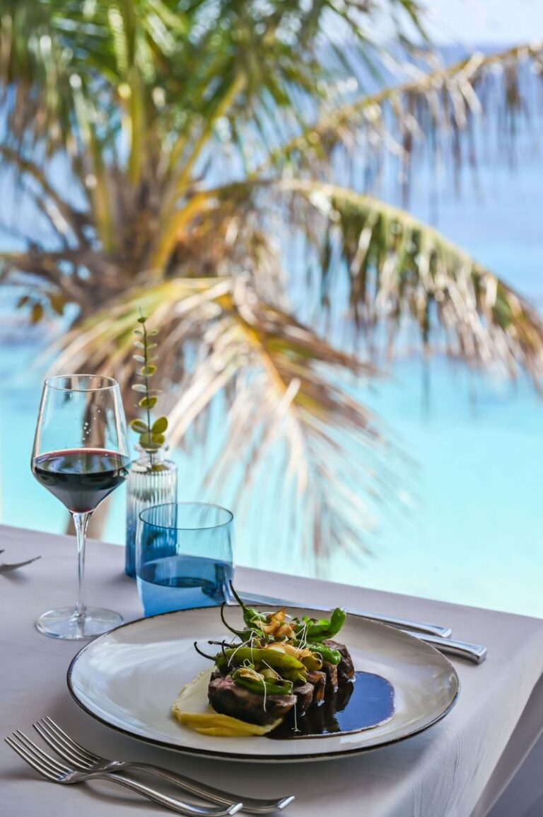 New Restaurant 'Solaris' Opens At The Reefs Hotel - Forever Bermuda